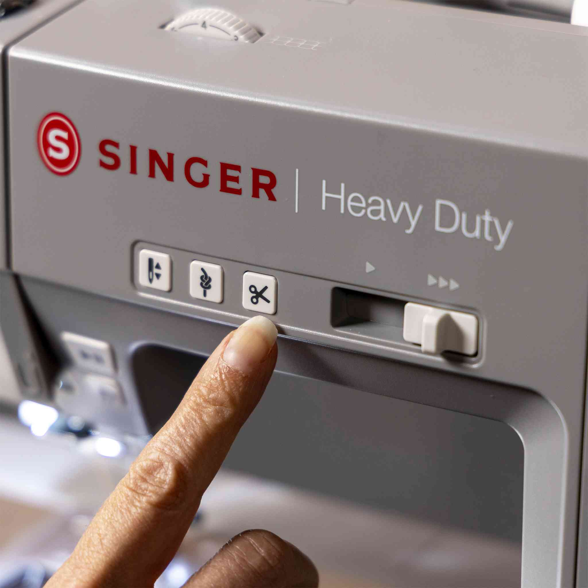 Singer Heavy Duty HD6805C Digital Sewing Machine – Bobbin and Ink
